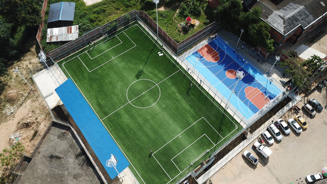 Durante la jornada el Alcalde entregó tapabocas a los habitantes de ...