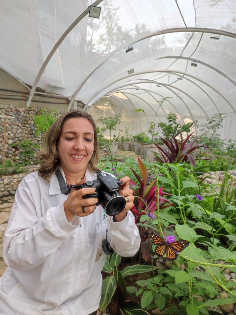 Hace tres años es socia fundadora de ASOMARIPOSAS (Asociación ...